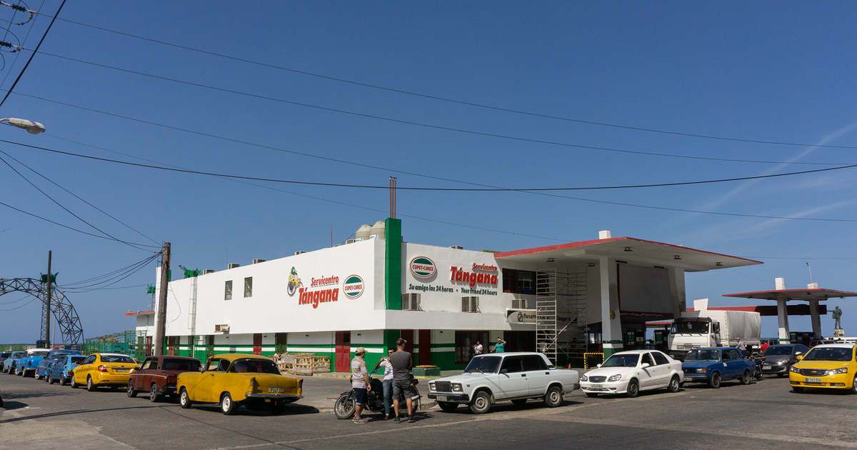 Gasoline in Havana Reaches 4,000 CUP per Liter on the Black Market ...